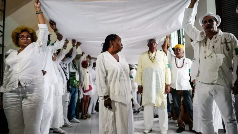 Eggun: rezos, ofrendas, cajón, oro y más