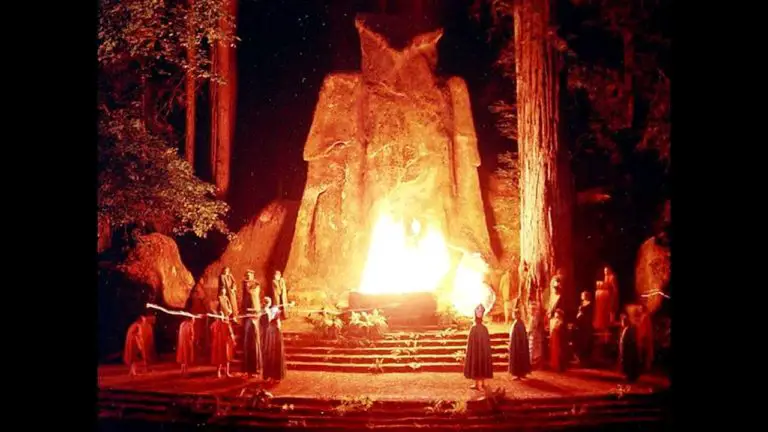 MOLOCH: ORIGEN, SACRIFICIOS, CULTO Y MÁS